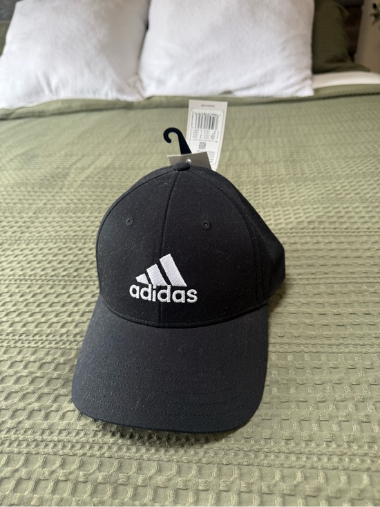adidas | Accessories | Adidas Adult Black Classic Logo Baseball Cap ...